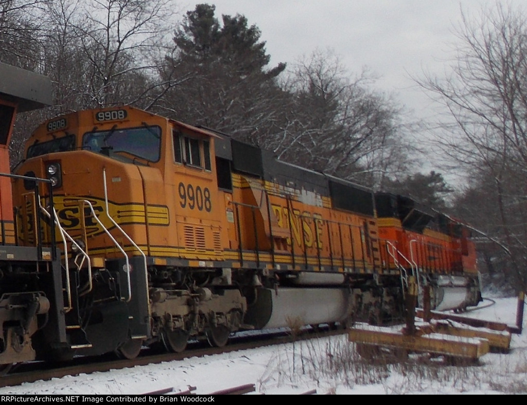 BNSF 9908 & BNSF 9053